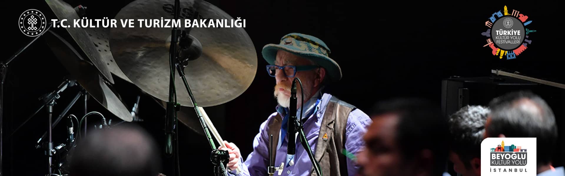 Okay Temiz'le Çalalım (EN) - AKM Official Web Site